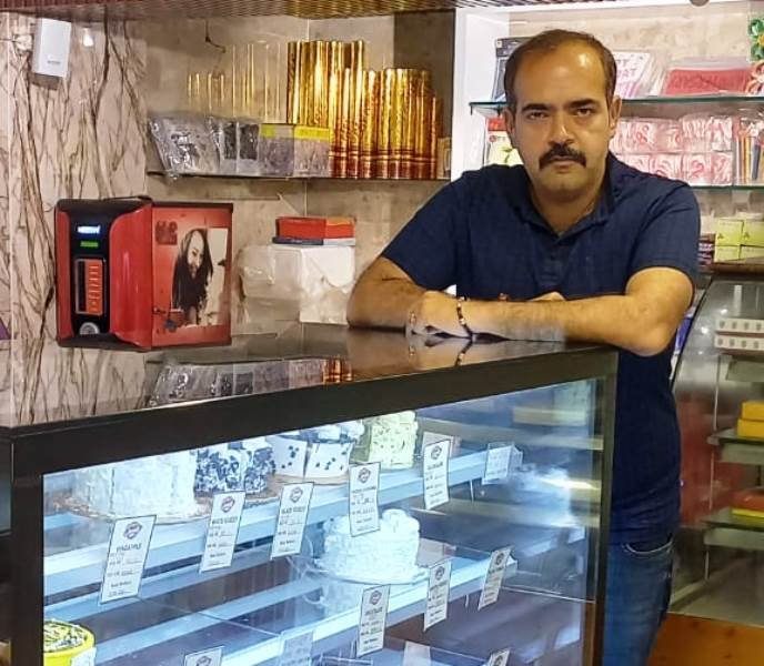 Johar brothers start a 'bakery' out of sweets and dining - Current Bokaro